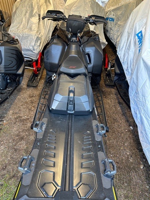 02. Ski-Doo Summit X Expert 154 850 E-Tec Turbo R moottorikelkka - Lainvoima.com